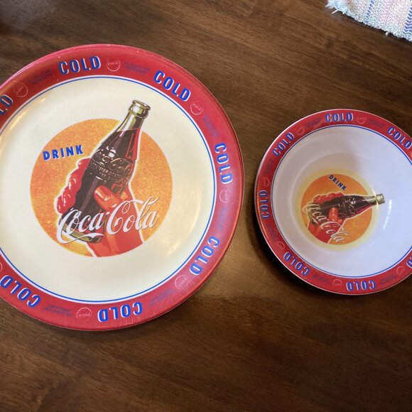 Coca Cola Gibson | Dining | Coca Cola Plastic Plates Bowls Glasses ...